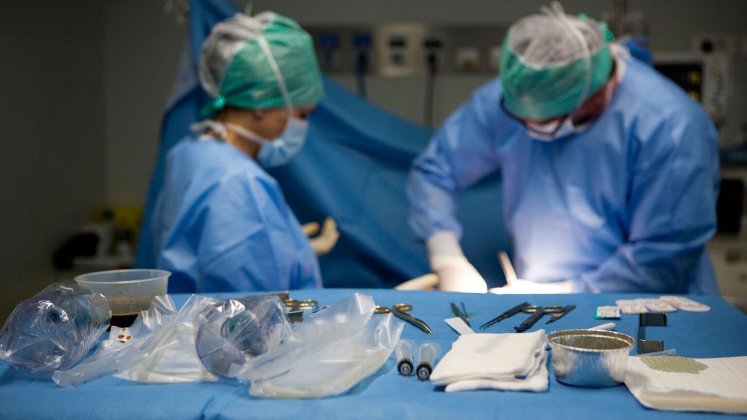How Modern Surgical Instruments and Techniques have Revolutionized the ...